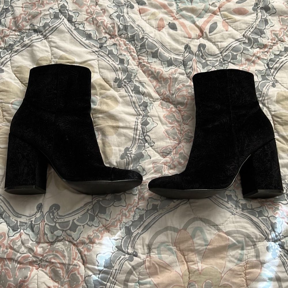 Mark Fisher Prana Cap Toe Ankle Booties Black Velvet - Gem